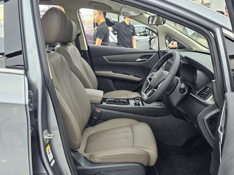 ปรับลง 30,000 บาท BYD M6 MPV ไฟฟ้า 6-7 ที่นั่ง วิ่งได้ 420 - 530 กม./ชาร์จ ราคา 799,900 ...