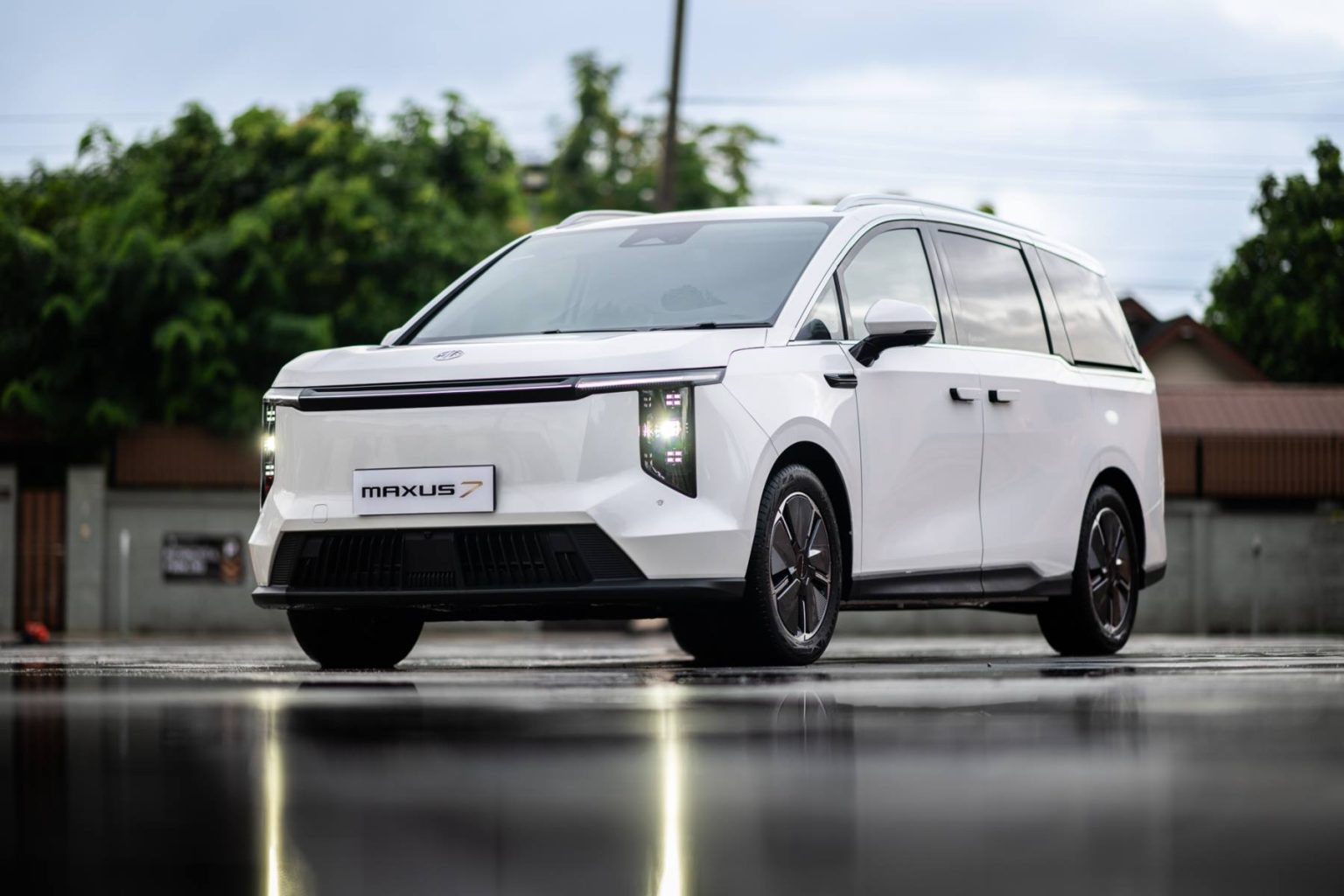 ลดราคาในไทย 370,000 บาท MG MAXUS 7 MPV ไฟฟ้า 570 กม./ชาร์จ NEDC เหลือ 1,399,000 บาท - รถใหม่ ...