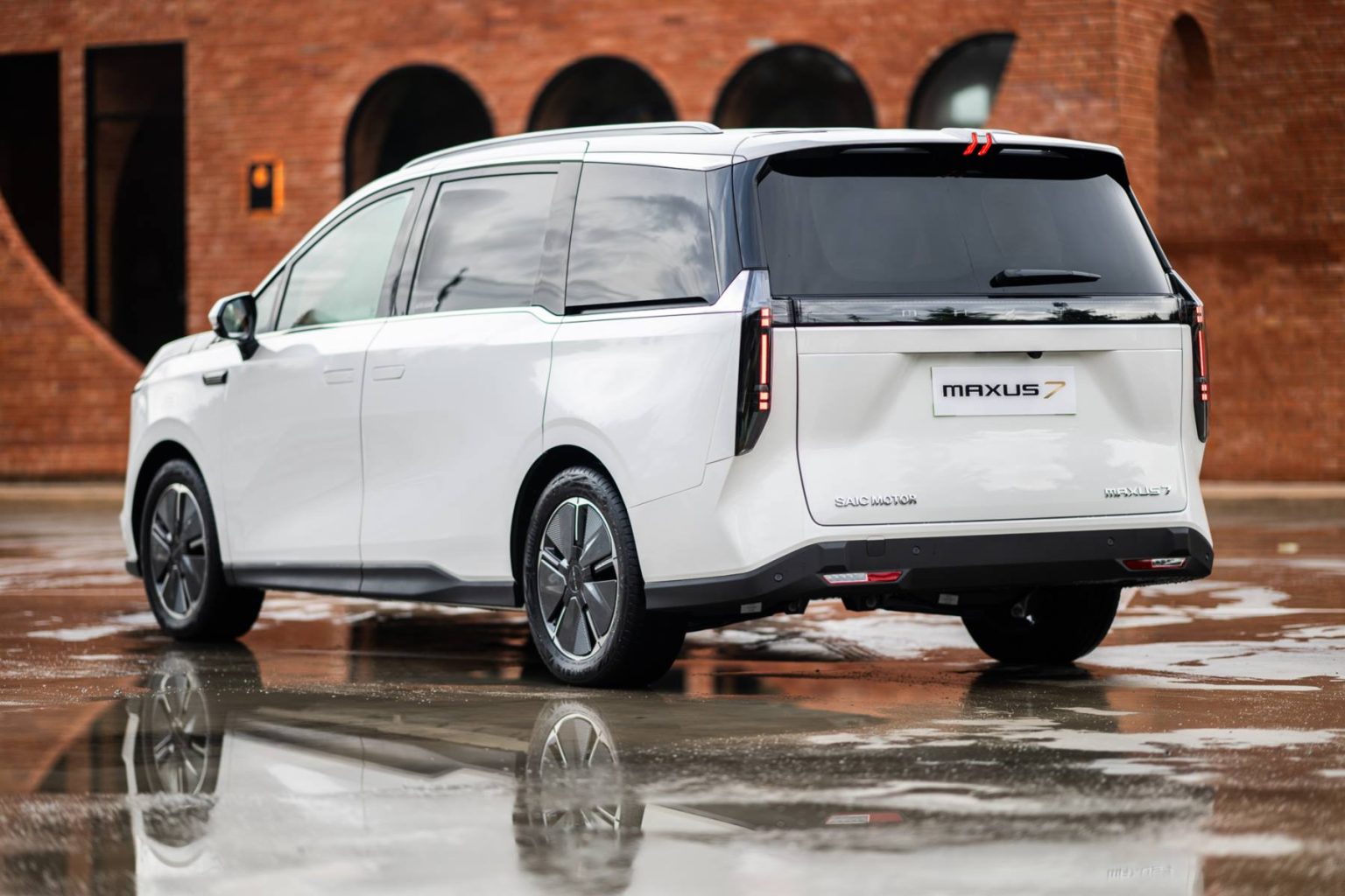 ลดราคาในไทย 370,000 บาท MG MAXUS 7 MPV ไฟฟ้า 570 กม./ชาร์จ NEDC เหลือ 1,399,000 บาท - รถใหม่ ...