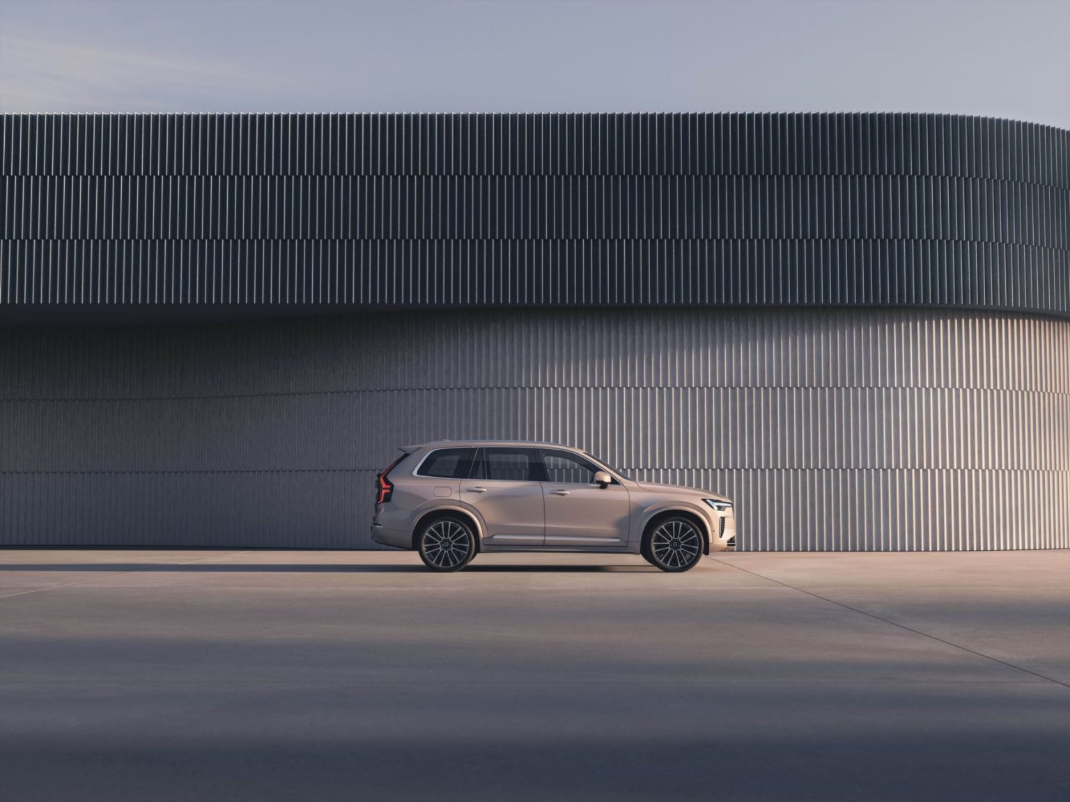 เปิดตัวไทย 24 มีนาคมนี้ VOLVO XC90 ปลั๊กอินไฮบริดใหม่ วิ่งไฟฟ้า 70 กม. ...
