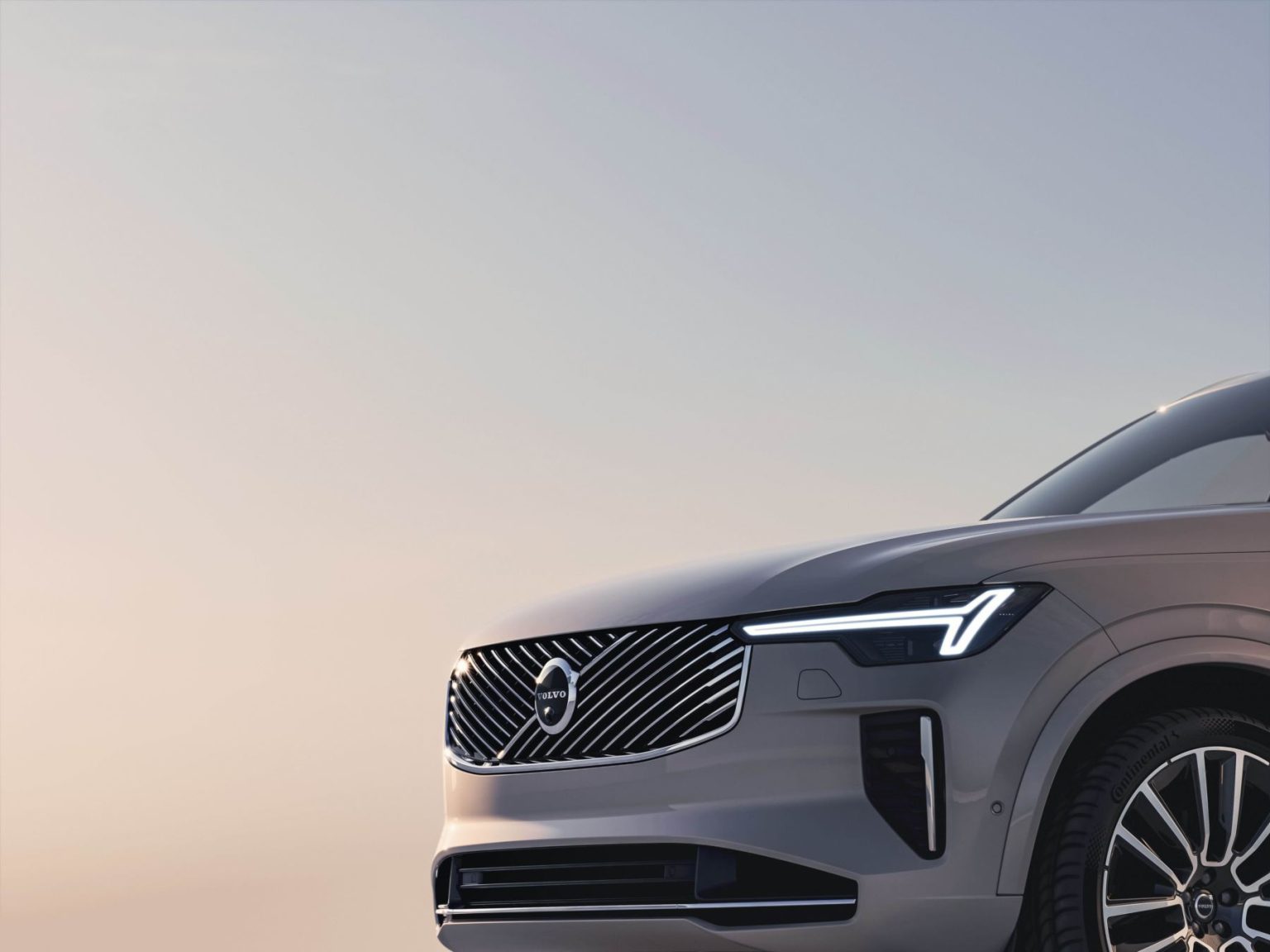 เปิดตัวไทย 24 มีนาคมนี้ VOLVO XC90 ปลั๊กอินไฮบริดใหม่ วิ่งไฟฟ้า 70 กม. ...