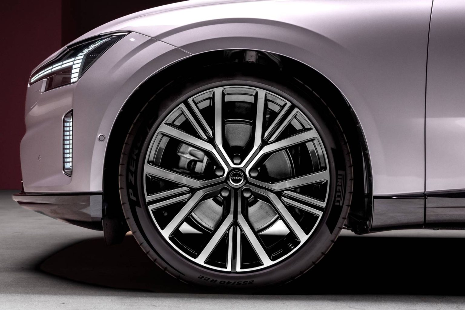 เปิดราคา 2,990,000 บาท VOLVO ES90 SEDAN EV 92kWh 755 กม./ชาร์จ NEDC ...