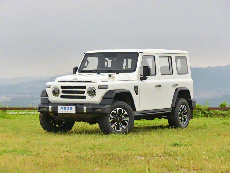 คู่แข่ง GWN TANK 300 : 212 T01 ออฟโรด ดีเซล 2.0 เทอร์โบ 170 แรงม้า ใน ...