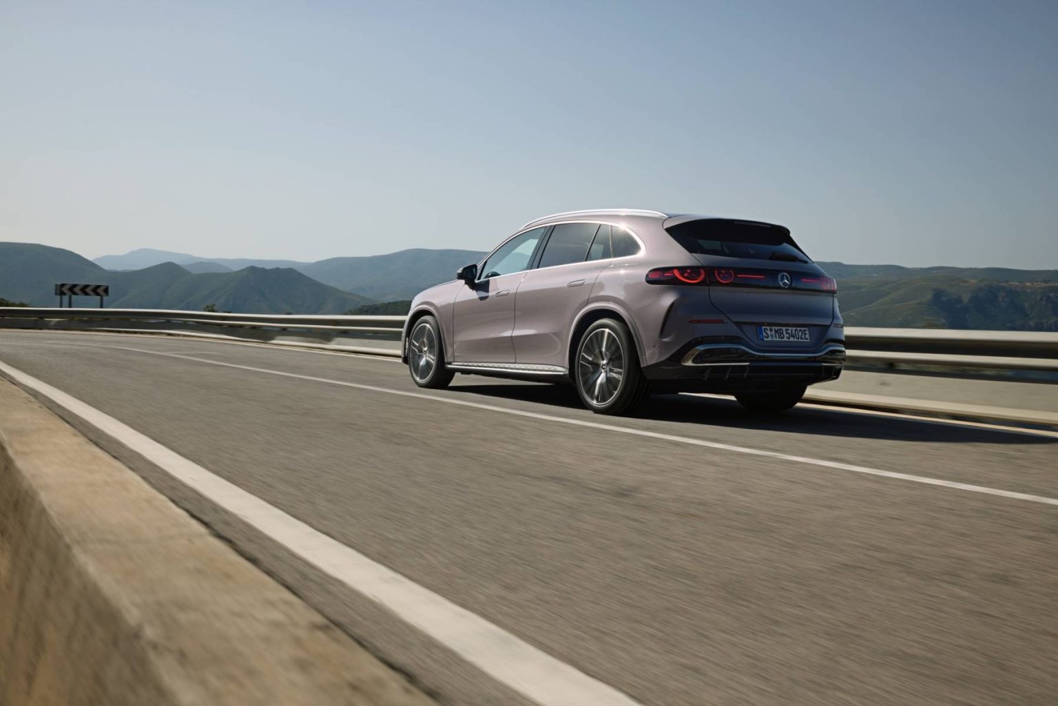 เปิดตัว Mercedes-Benz GLC EV ใหม่ วิ่งได้ไกลกว่า 713 กม./ชาร์จ WLTP รองรับ 800V DC330kW - รถใหม่ ...