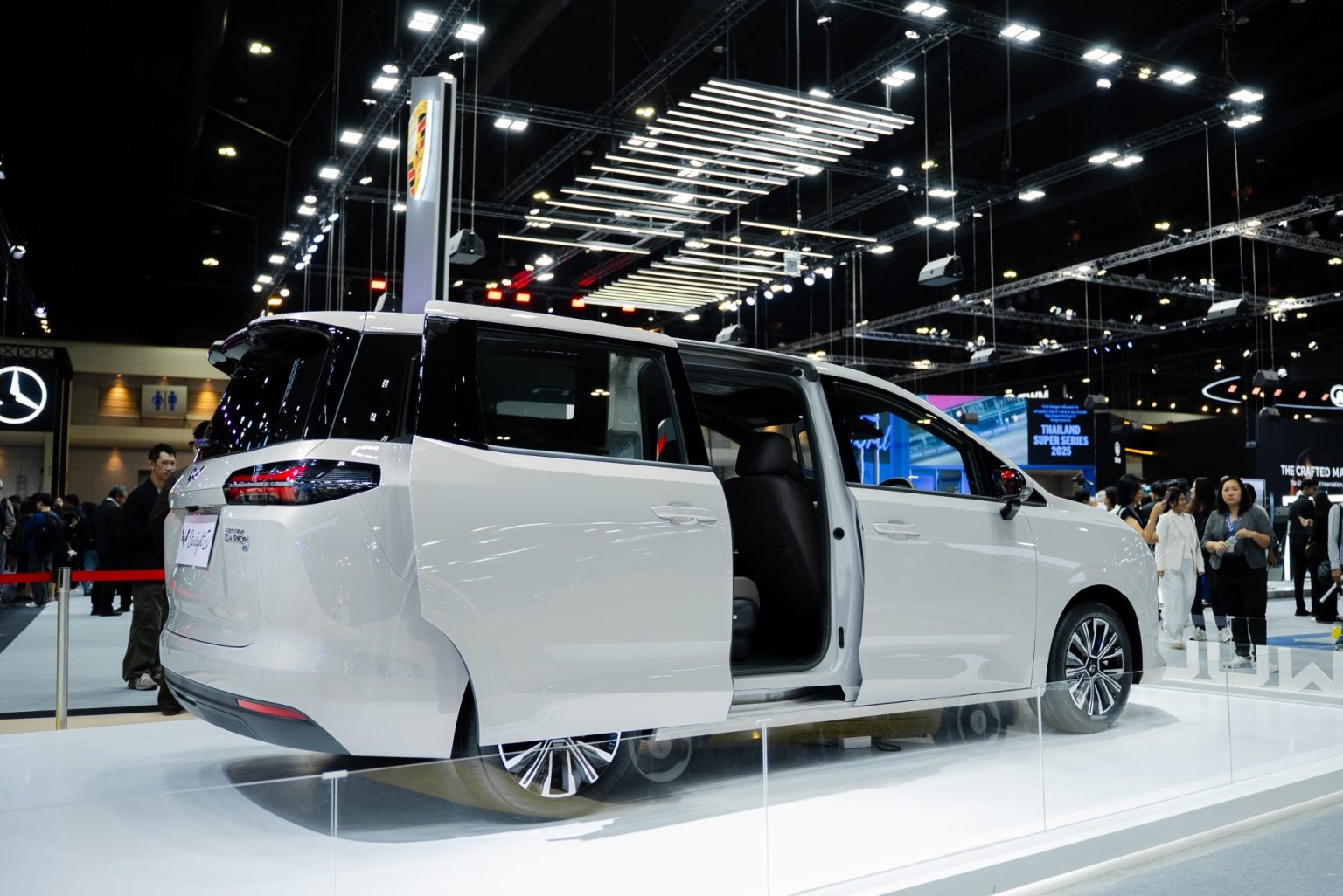 ปรับราคาเพิ่ม 40,000 บาท Wuling Starlight Darion MPV ไฟฟ้า 500 กม. ...